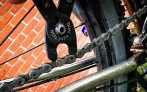 Bike Chain Waxing: Beginner's Guide With Pictures (And Is It Worth The ...